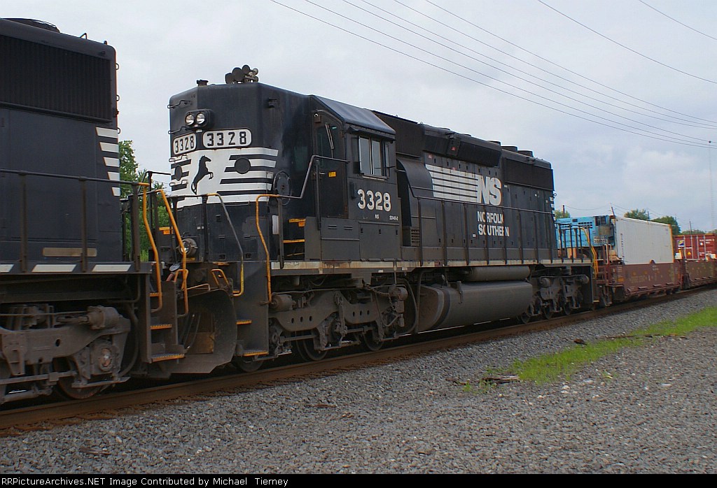 NS SD40-2 3328 on a stack train